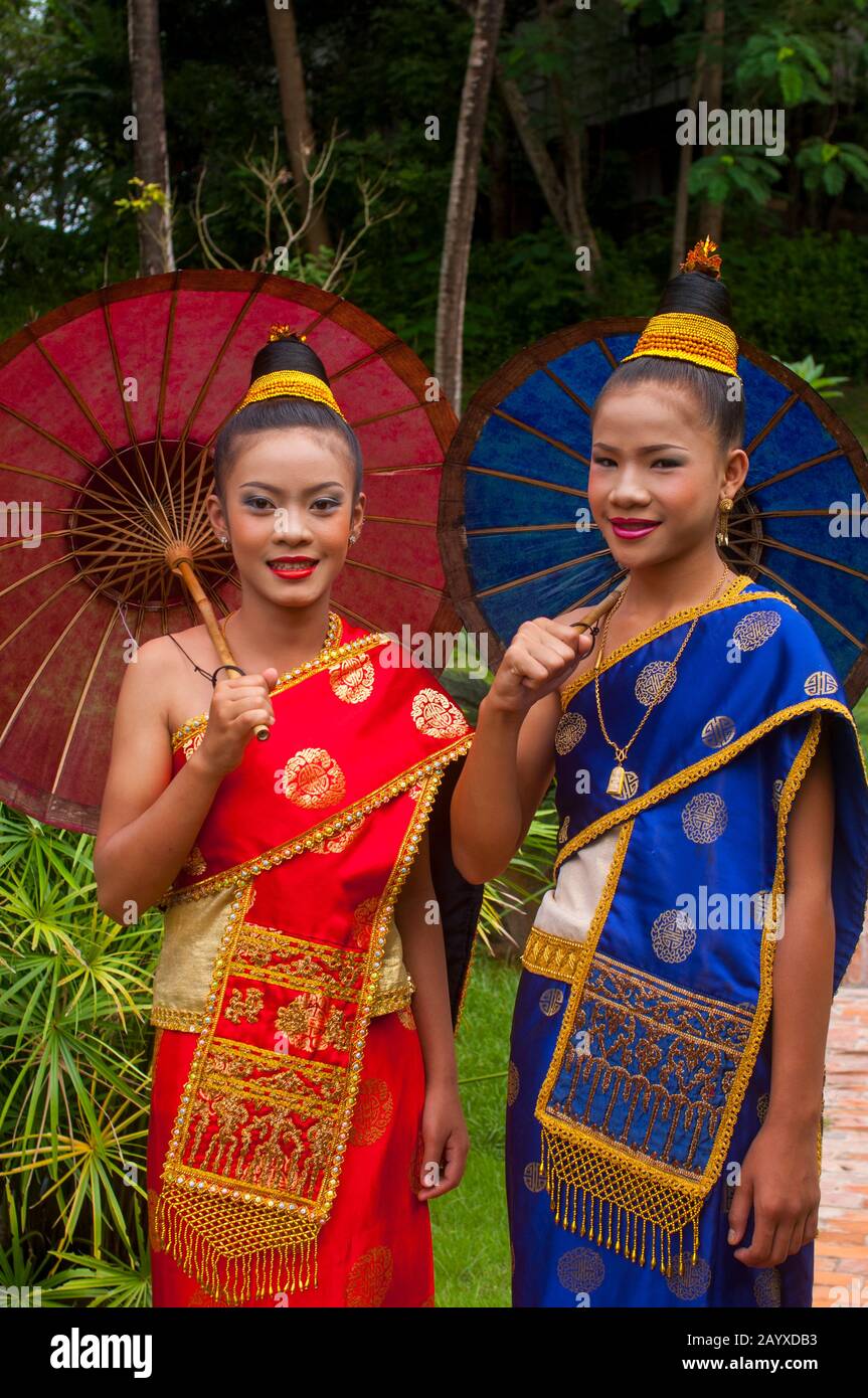 Laotian teenage girls (MODEL RELEASE 2006-10-04) in a traditional ...