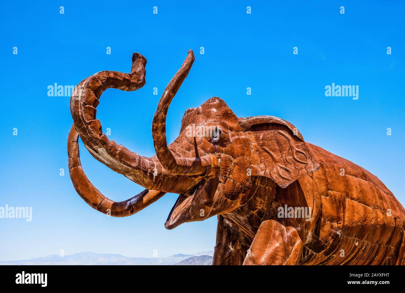 California desert sculpture hi-res stock photography and images - Alamy