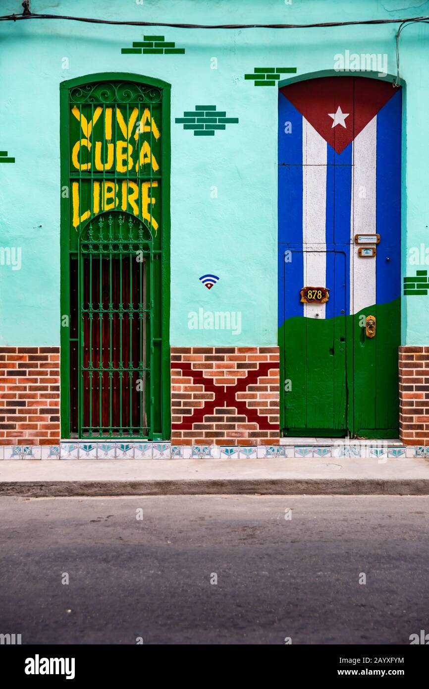 Doors in Havana - Cuba Stock Photo - Alamy