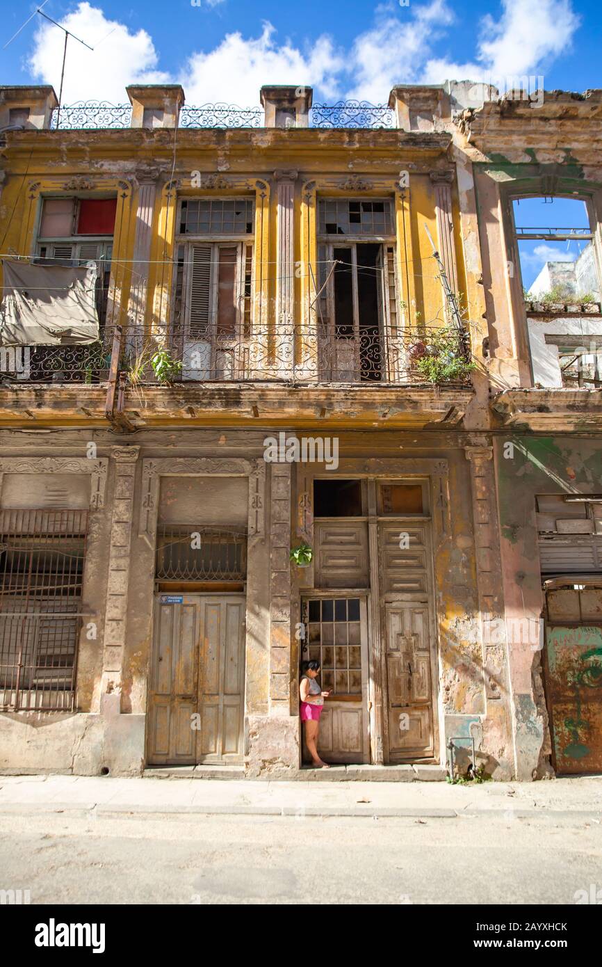 House facade in Havana - Cuba Stock Photo - Alamy