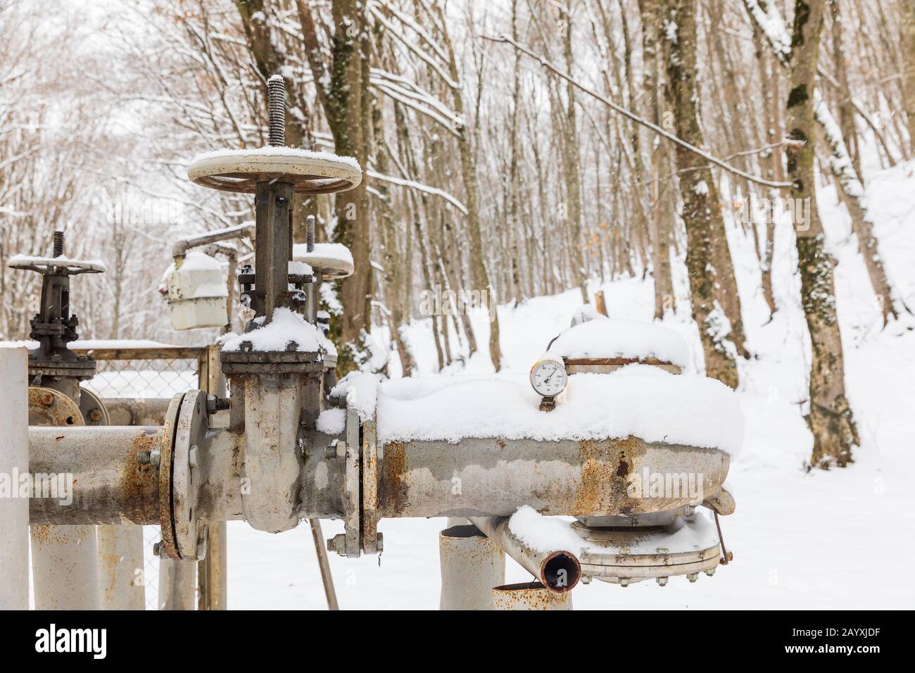 Frozen oil pipes hi-res stock photography and images - Alamy
