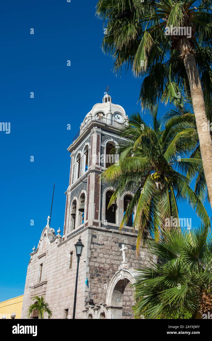 Mexican mission churches hi-res stock photography and images - Alamy