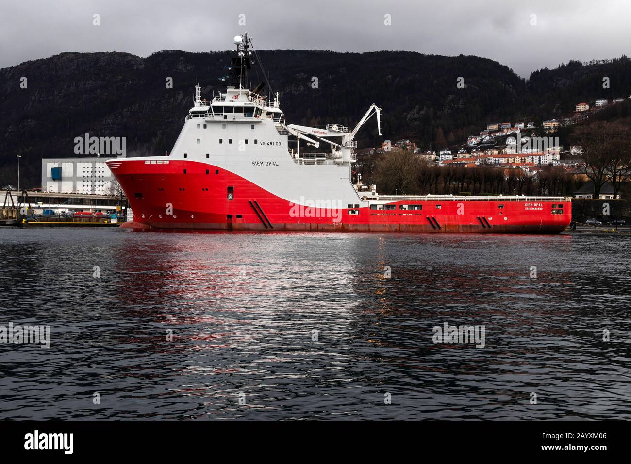 Offshore AHTS anchor handling tug supply vessel Siem Opal at ...