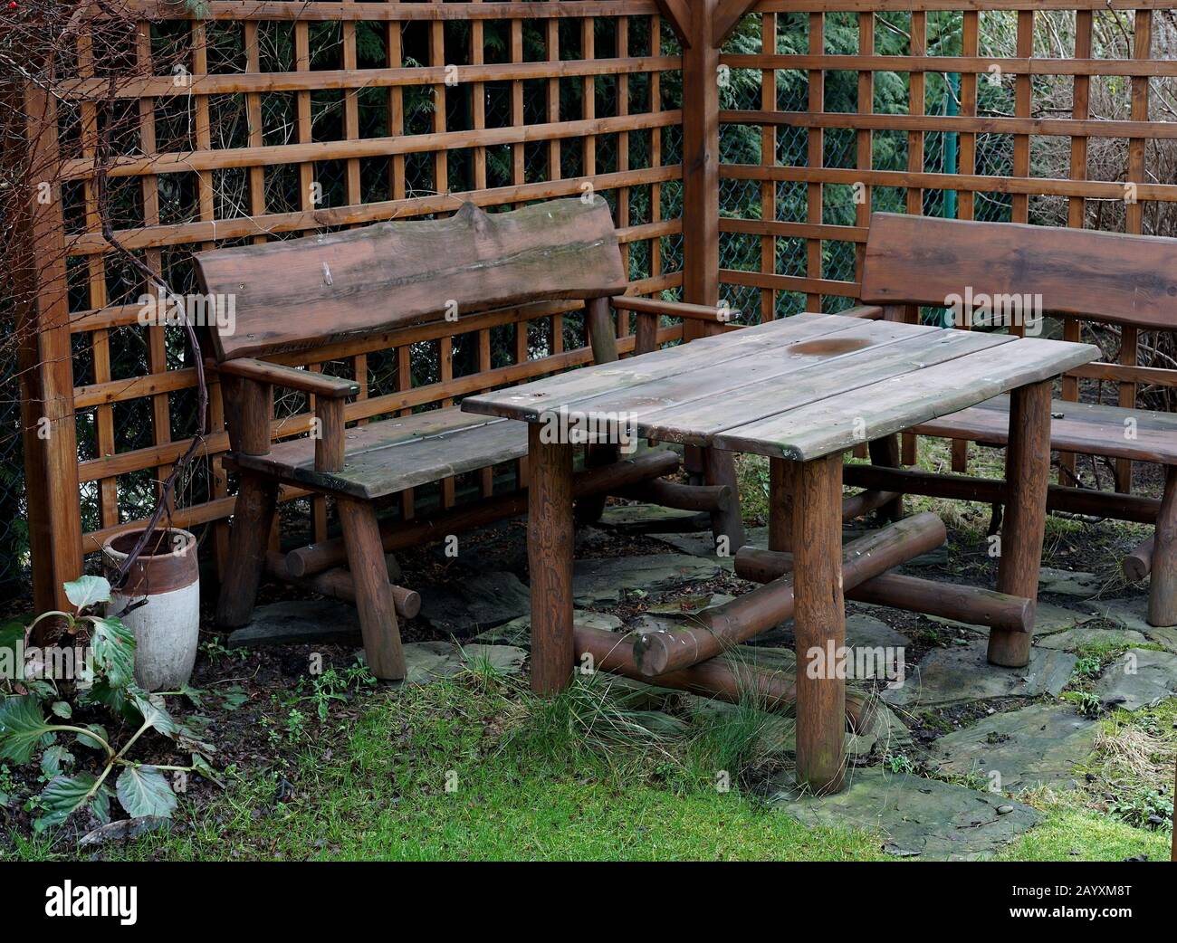 Vintage garden table and chair hi-res stock photography and images - Alamy