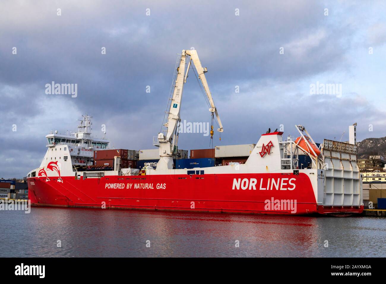 Containers ro ro cargo hi-res stock photography and images - Alamy