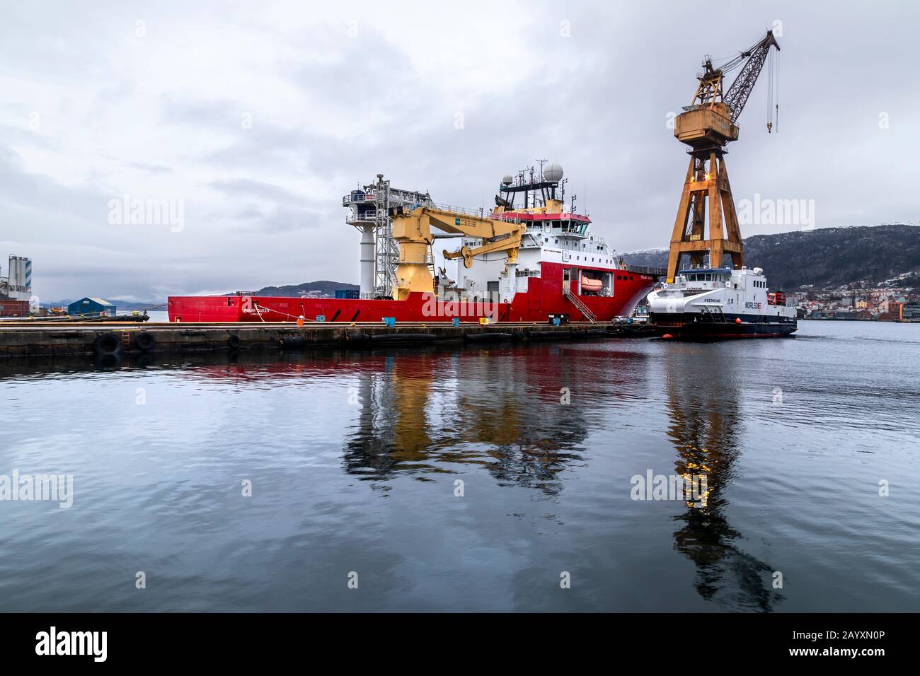 Car ferry Kvernsund and multi-purpose subsea IMR/CSV/W2W vessel Polar ...