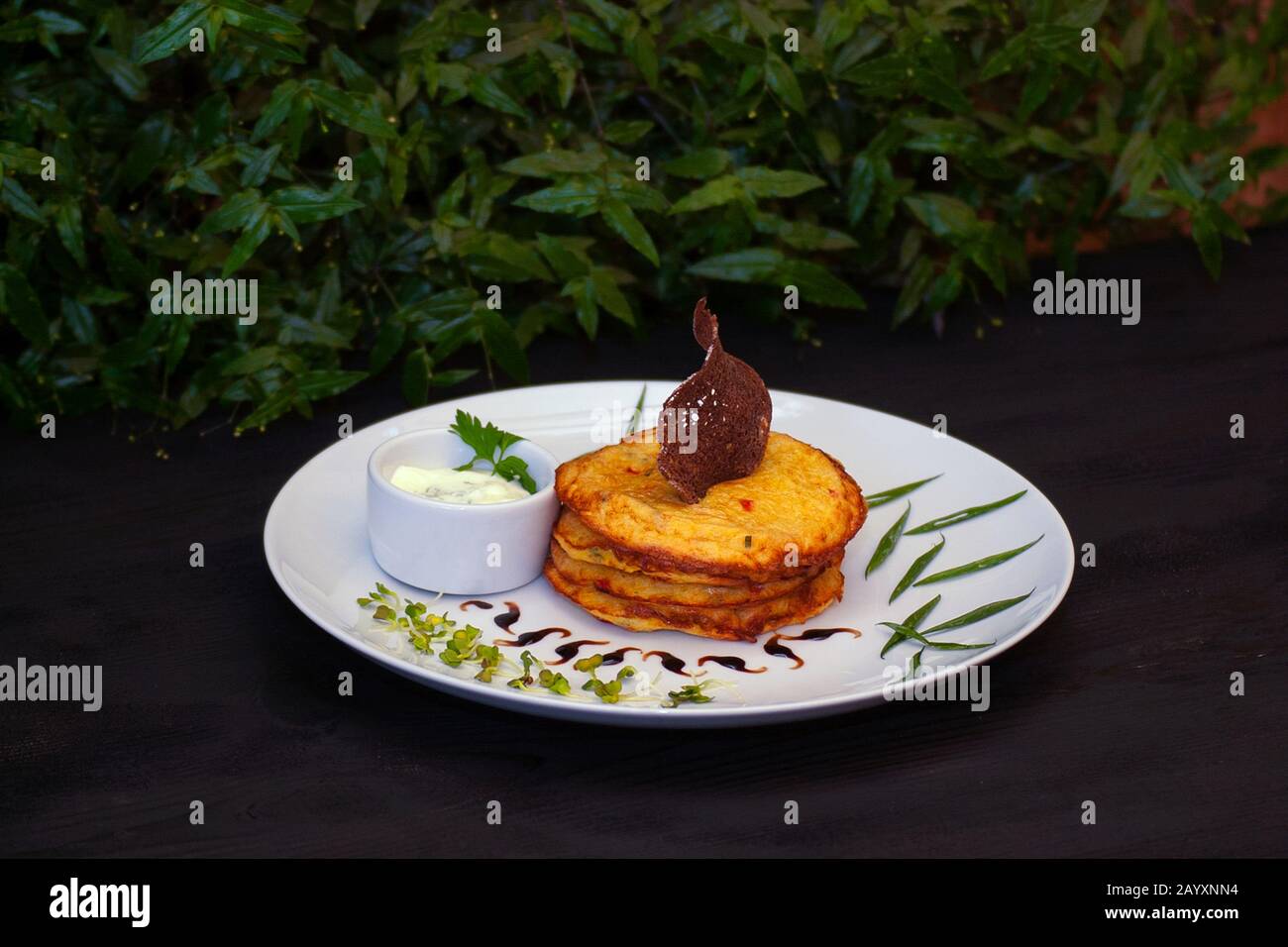 Plate of fancy restaurant food hi-res stock photography and images - Alamy