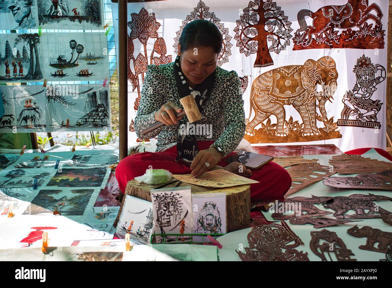 Khmer craft hi-res stock photography and images - Alamy