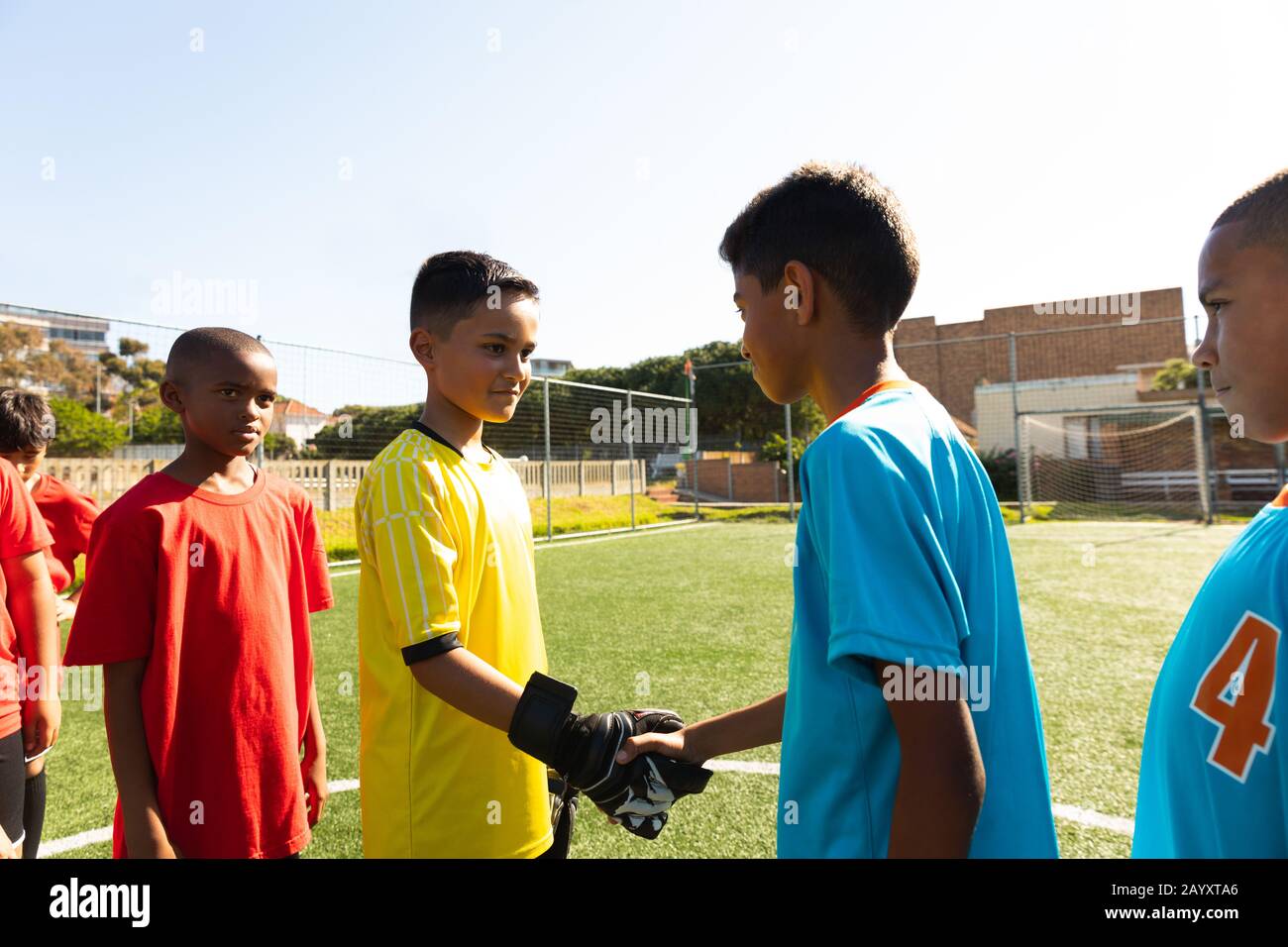 Male soccer players shaking hands hi-res stock photography and images ...