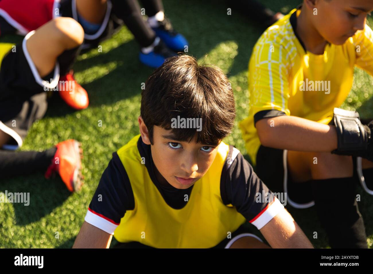 Soccer play people hi-res stock photography and images - Alamy