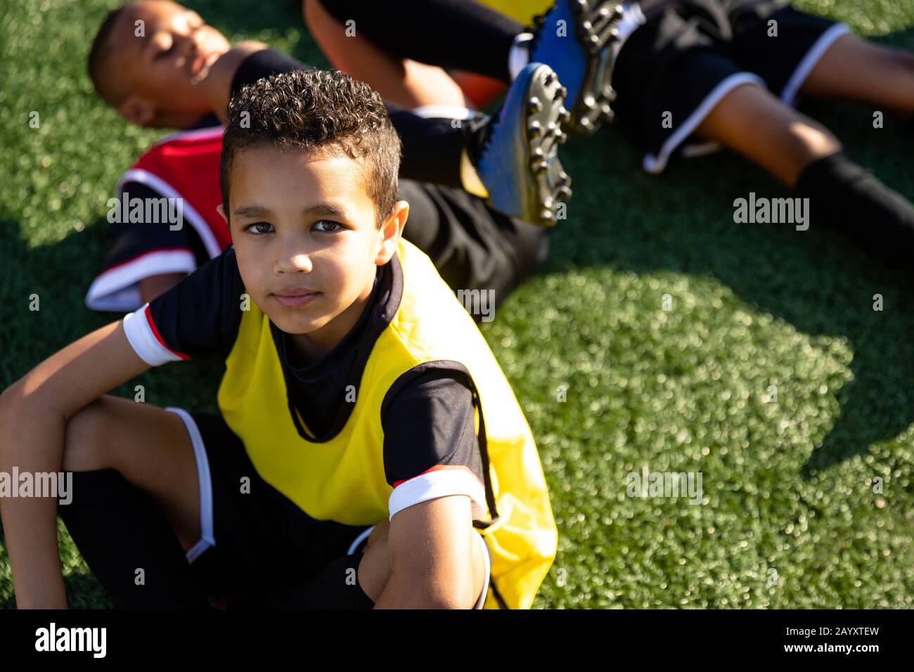 Soccer play hi-res stock photography and images - Alamy