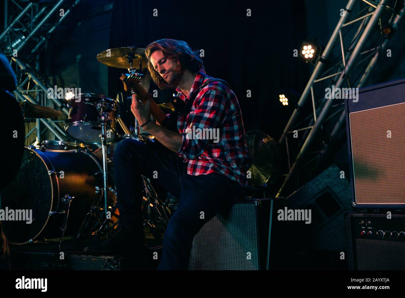 Preparing for concert hi-res stock photography and images - Alamy
