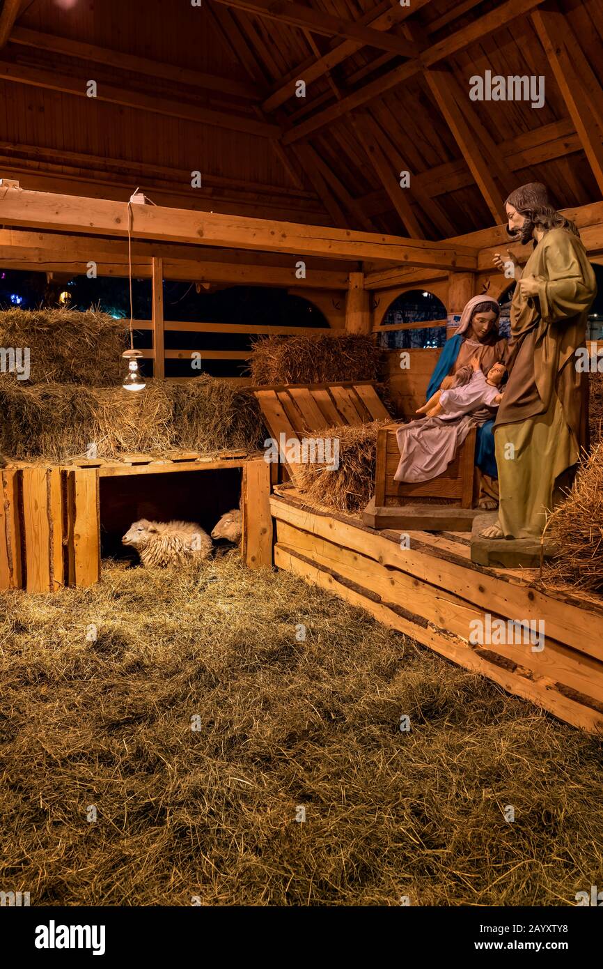 Jesus in crib hi-res stock photography and images - Alamy