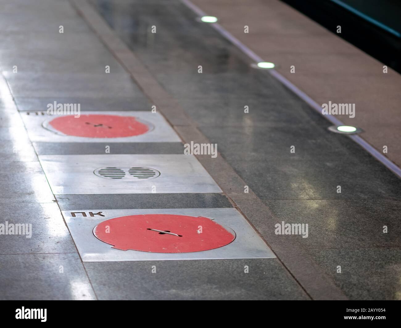 Safety hatches hi-res stock photography and images - Alamy