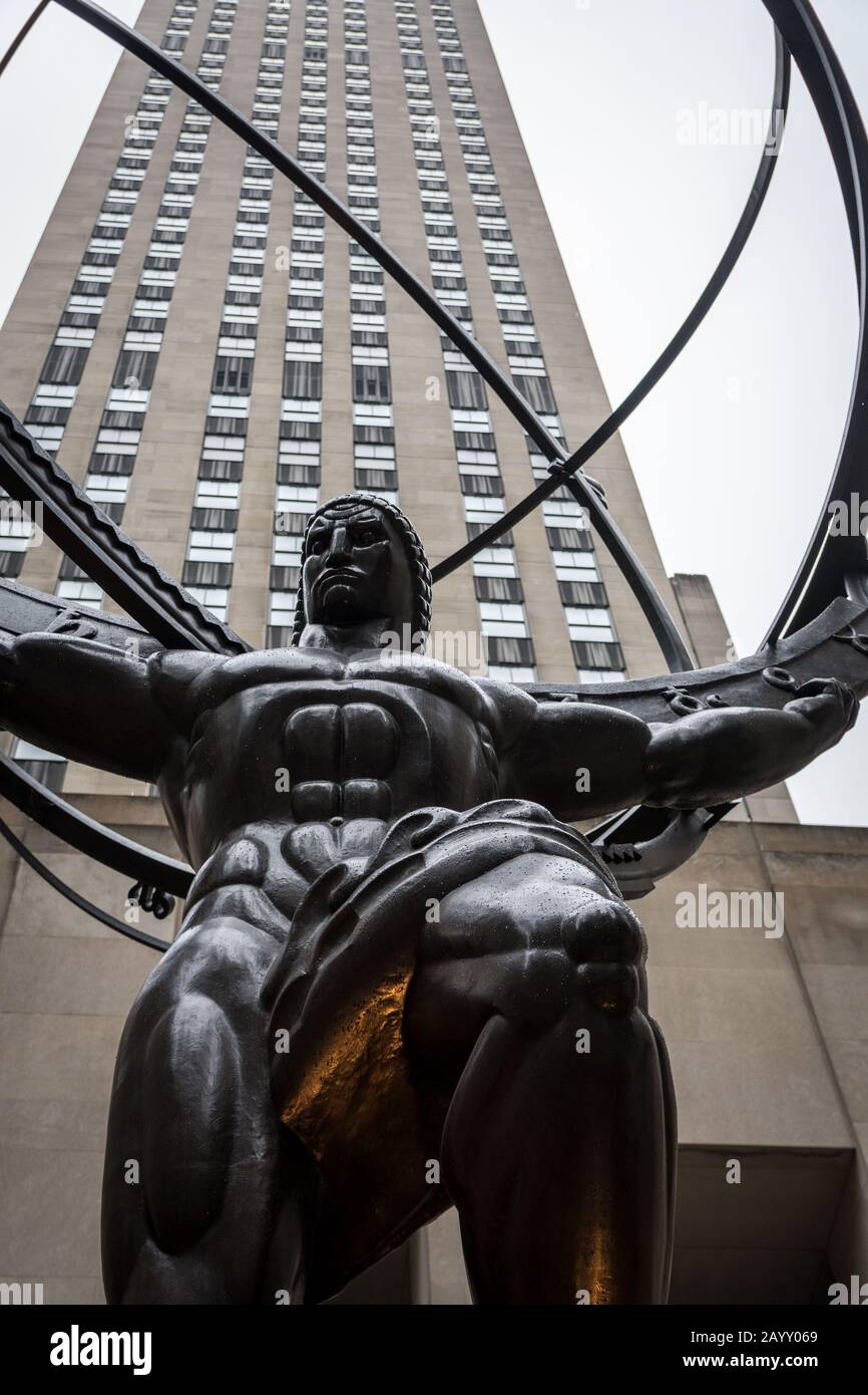 NEW YORK CITY - MARCH 28: The Statue of Atlas holding the celestial ...