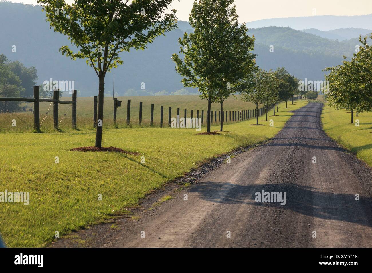 Virginia landscape farm mountains hi-res stock photography and images ...