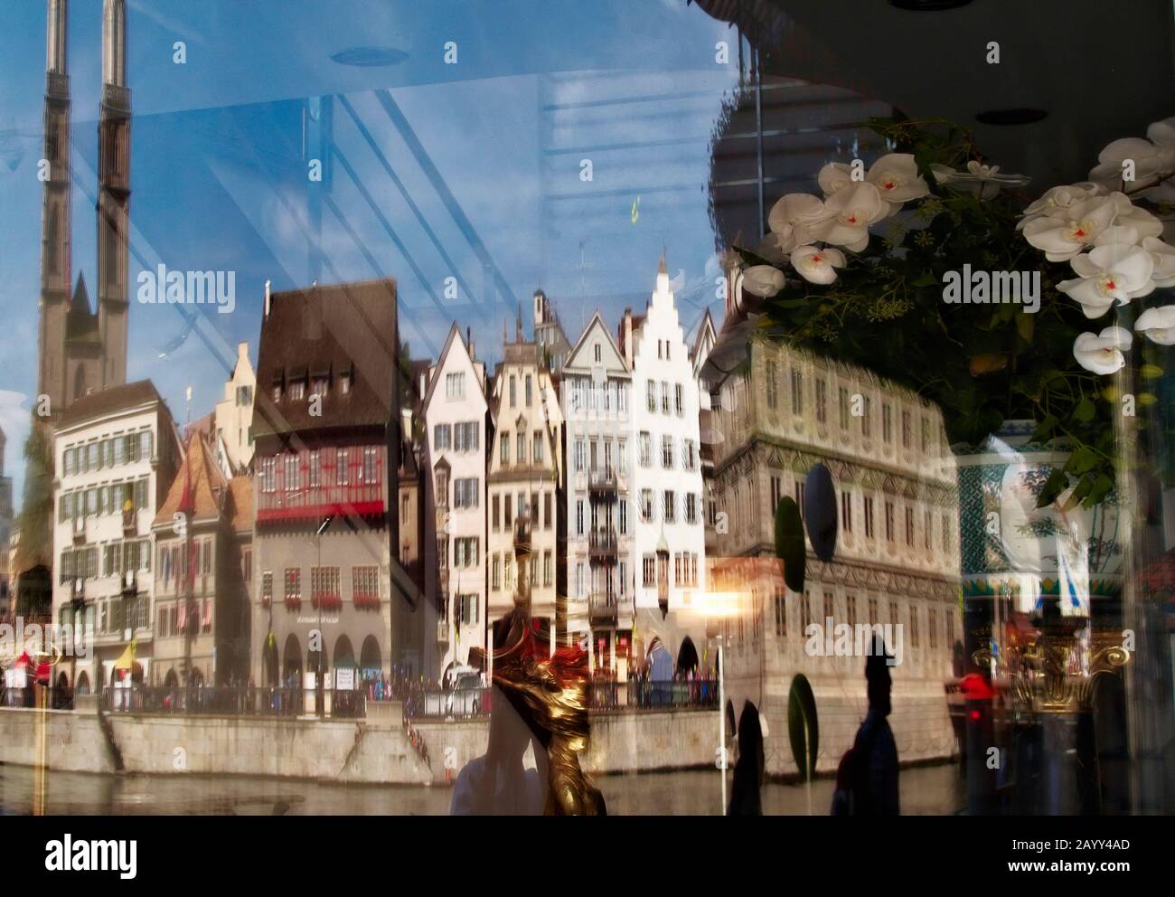 Reflections in a shop window hi-res stock photography and images - Alamy