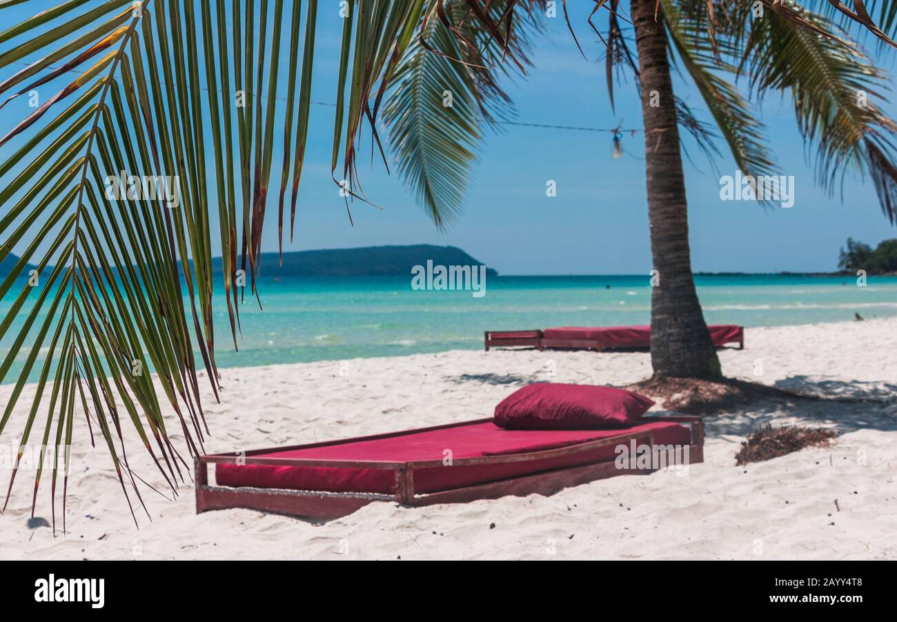 A bed at the beach Stock Photo - Alamy