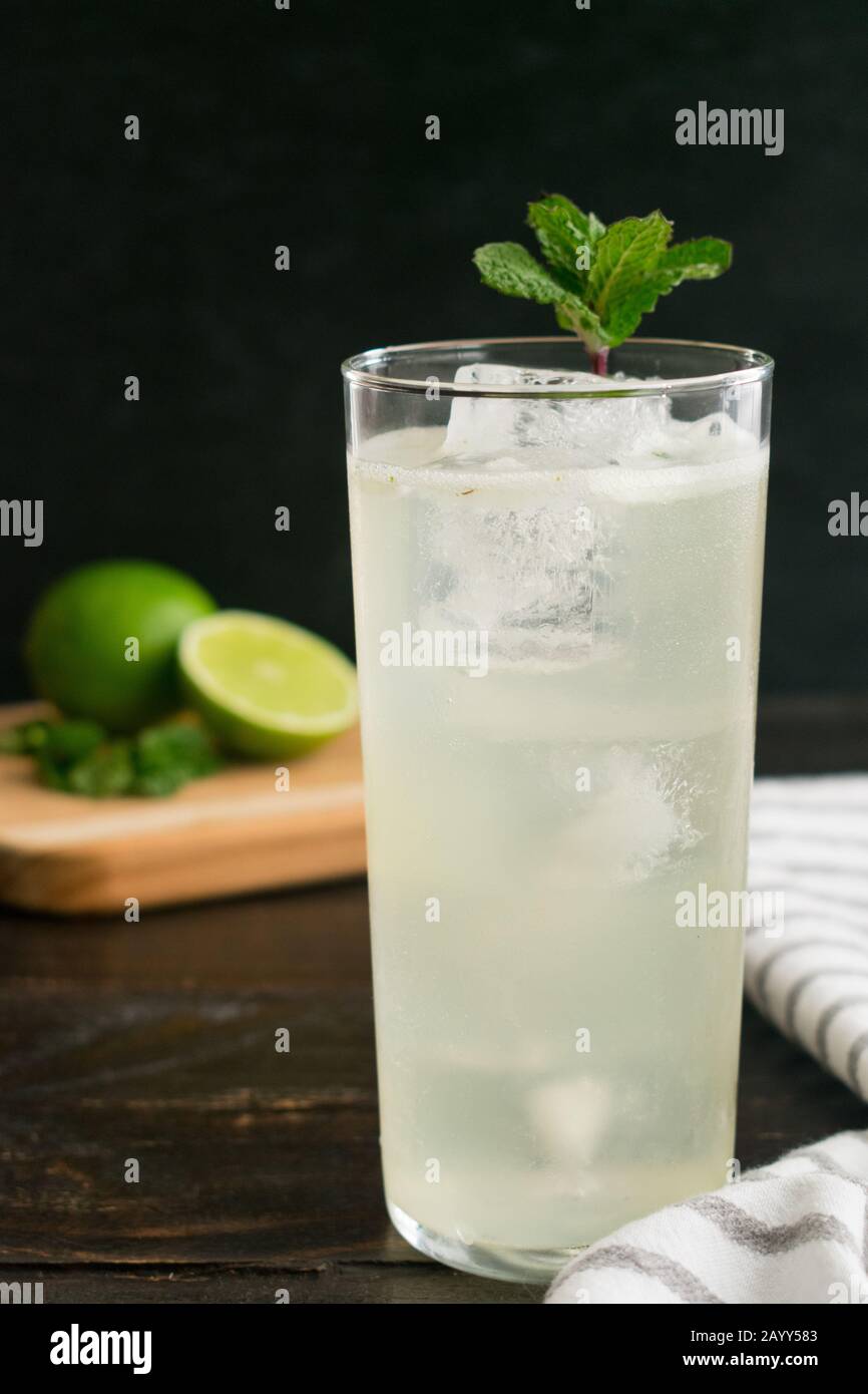 Sake with lime hi-res stock photography and images - Alamy