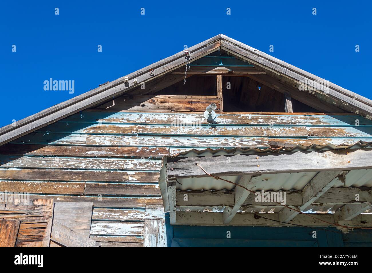 Top eaves hi-res stock photography and images - Alamy