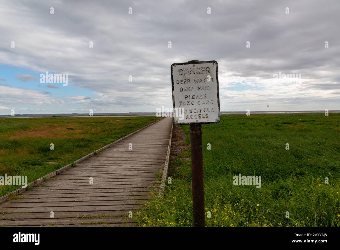 Warning sign on jetty hi-res stock photography and images - Alamy