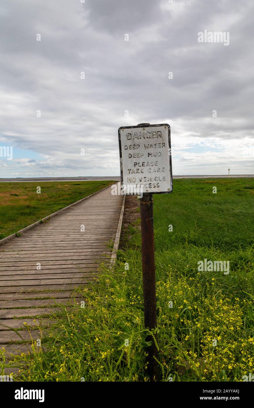 Deep mud sign hi-res stock photography and images - Alamy