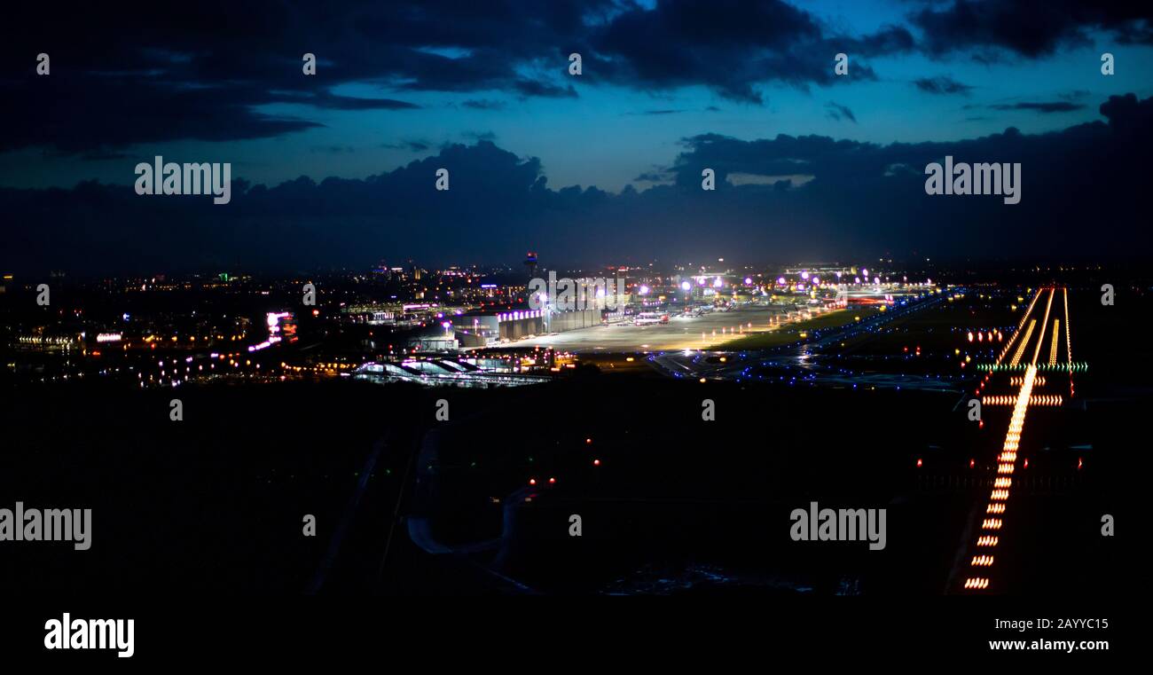 Deutschland flughafen terminal hi-res stock photography and images - Alamy