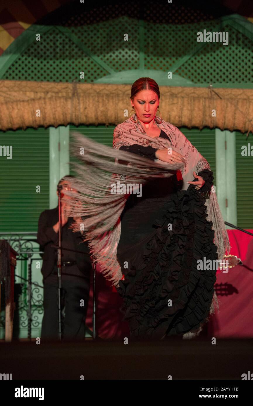 Spanish folk hi-res stock photography and images - Alamy