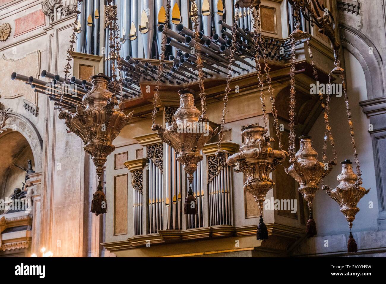 Inside the Lisbon Cathedral (Santa Maria Maior de Lisboa or Sé de ...