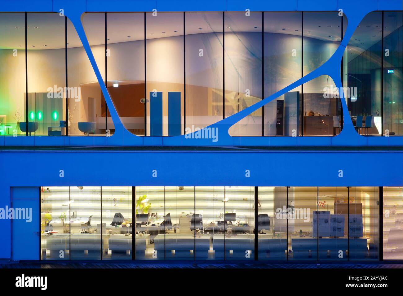 Glass cube architecture hi-res stock photography and images - Alamy