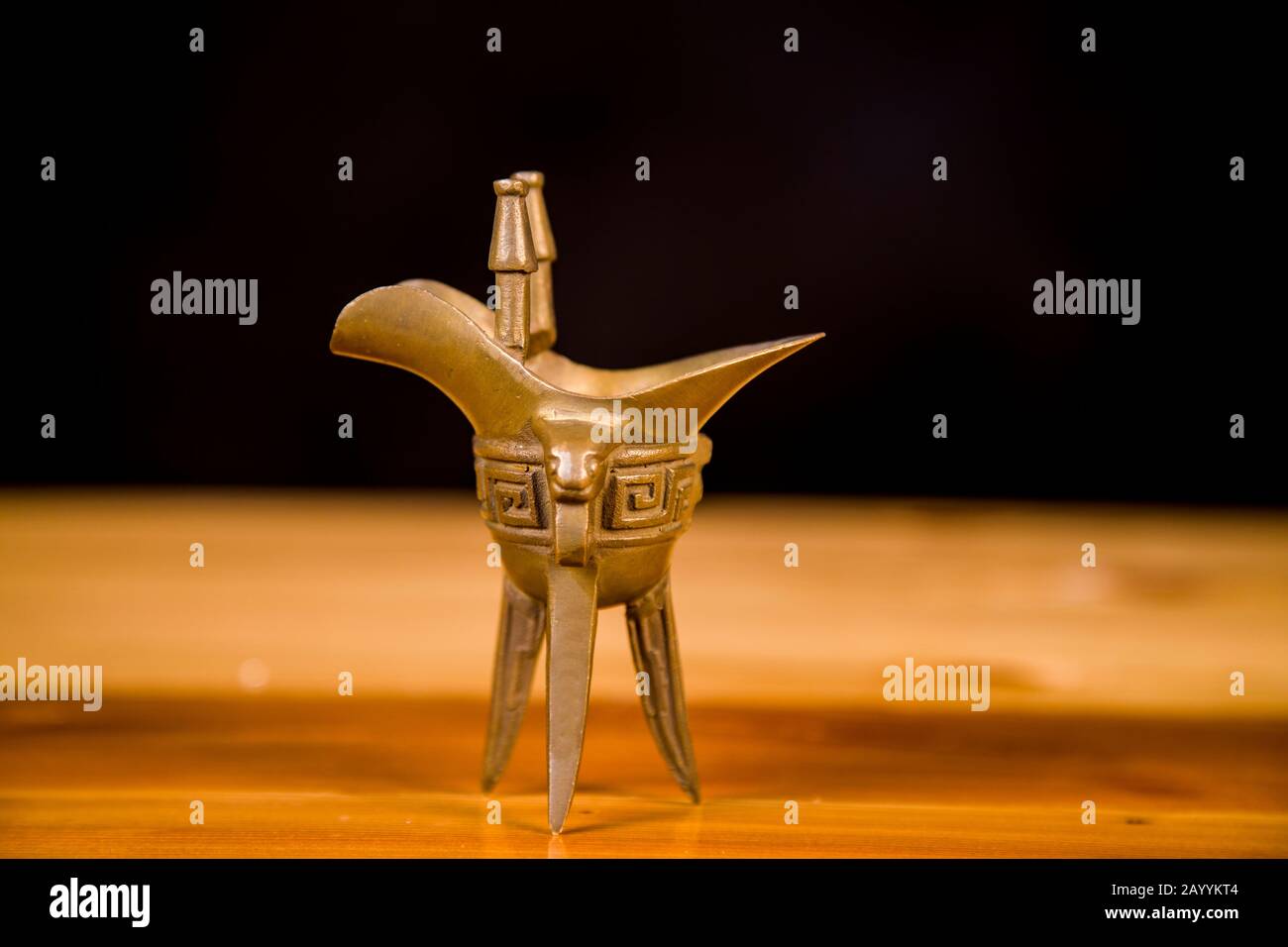 Bronze wine cup china hi-res stock photography and images - Alamy