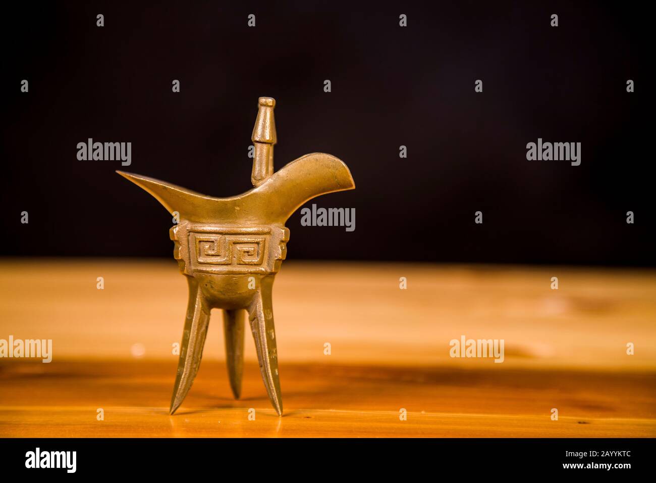 Bronze wine cup china hi-res stock photography and images - Alamy