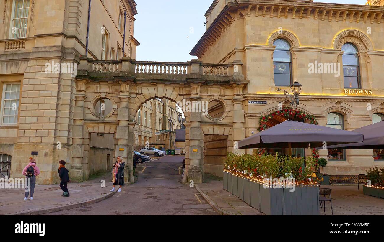 Famous Bath Abbey in the city of Bath England - BATH, ENGLAND ...