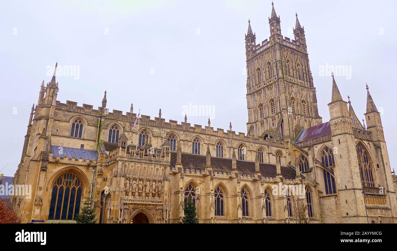 Gloucester city centre church hi-res stock photography and images - Alamy