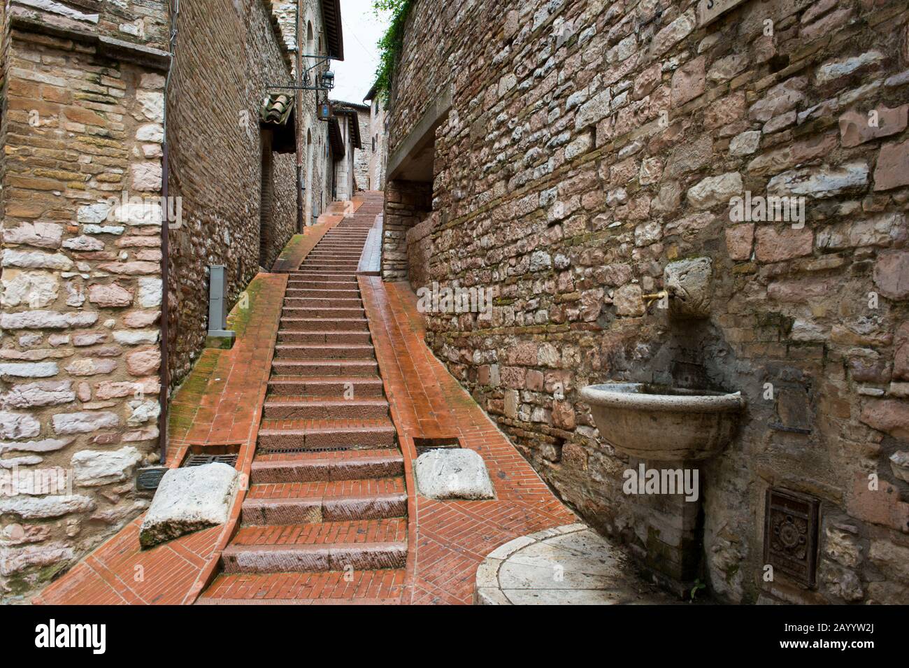 Steps in narrow street hi-res stock photography and images - Alamy