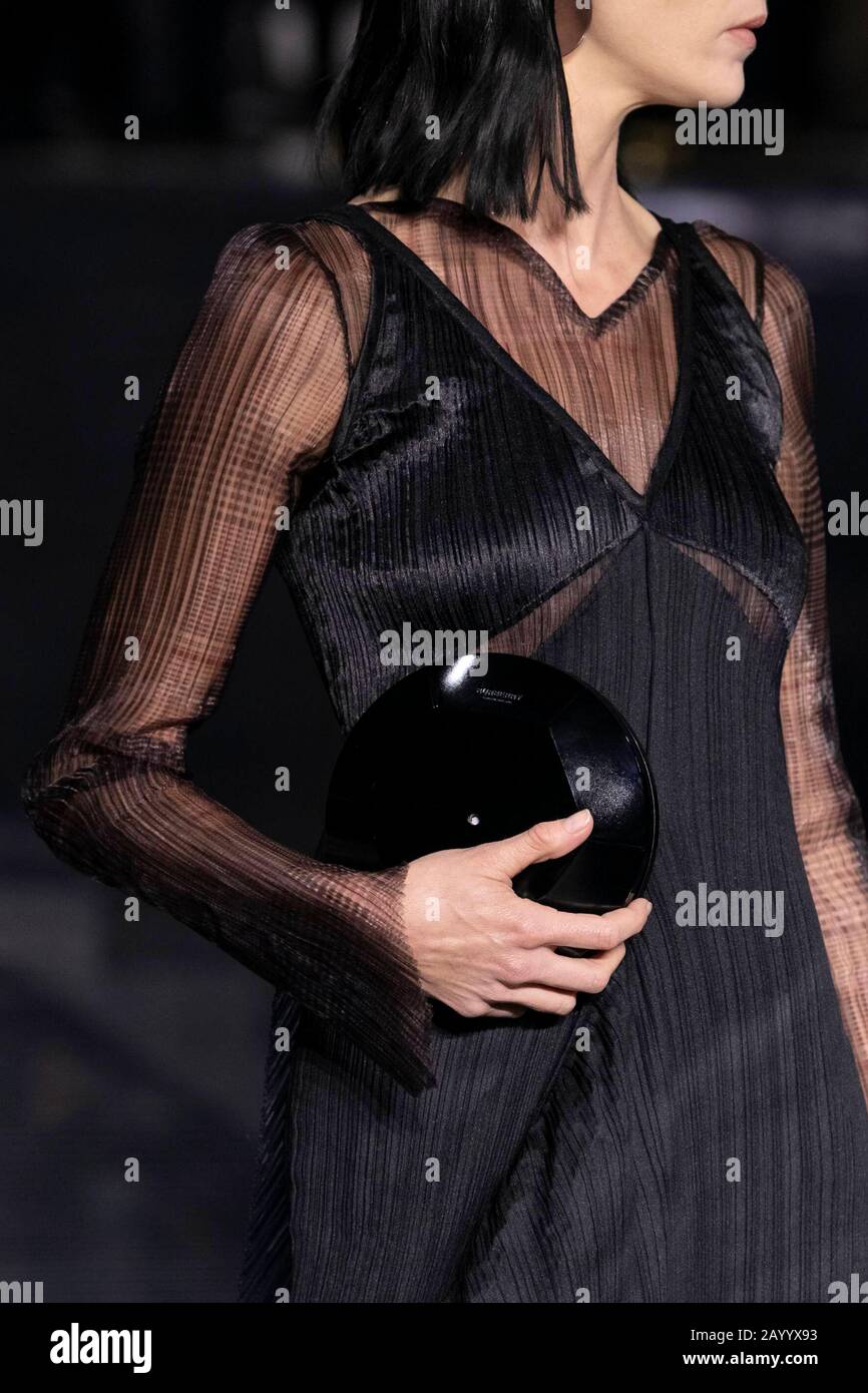 Fashion runway 2020 burberry hi-res stock photography and images - Alamy