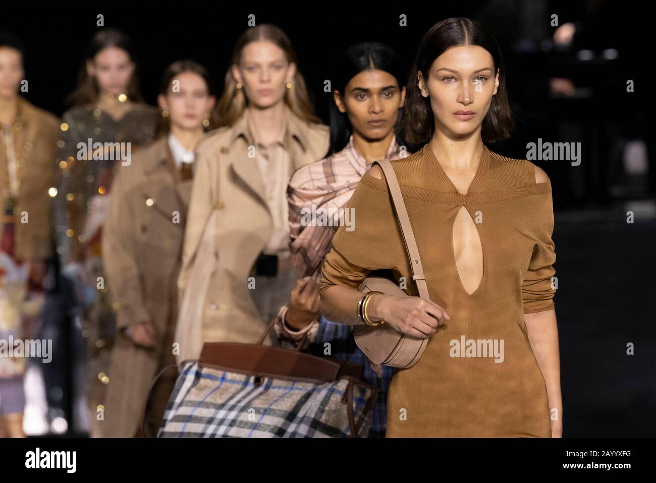 Fashion runway 2020 burberry hi-res stock photography and images - Alamy