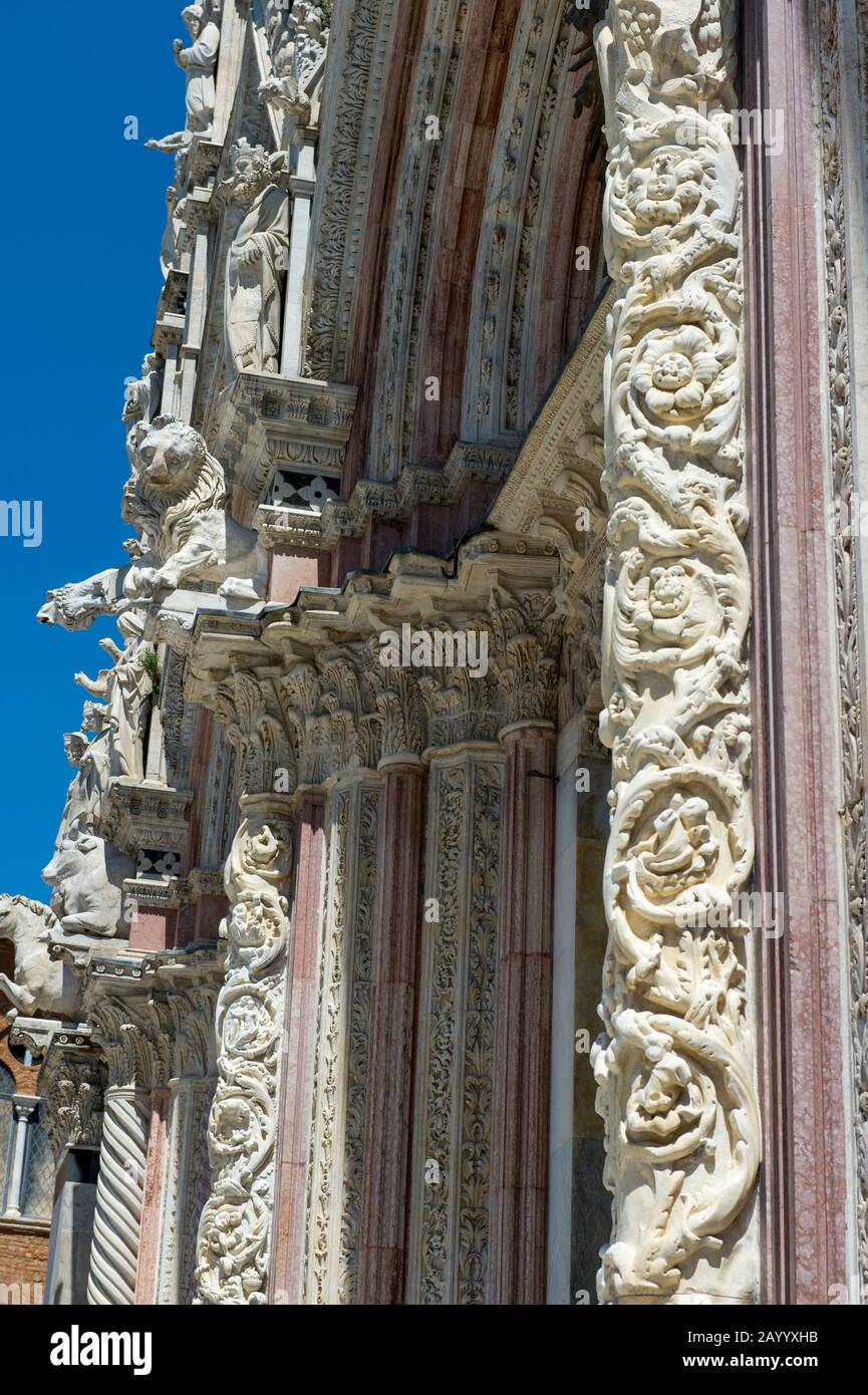 Detail of the Siena Cathedral di Santa Maria, better known as the Duomo ...
