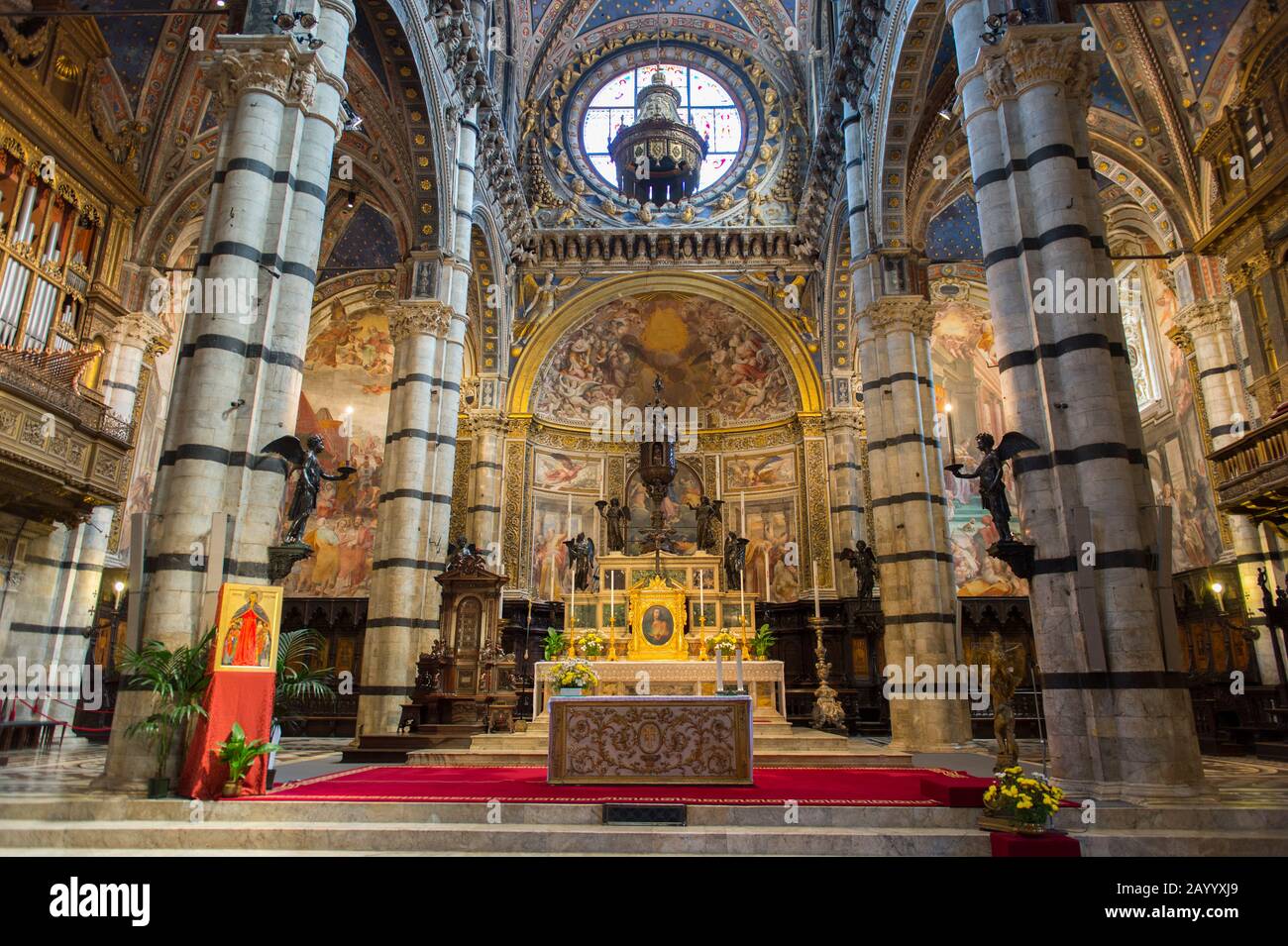 View of the altar in the Siena Cathedral di Santa Maria, better known ...