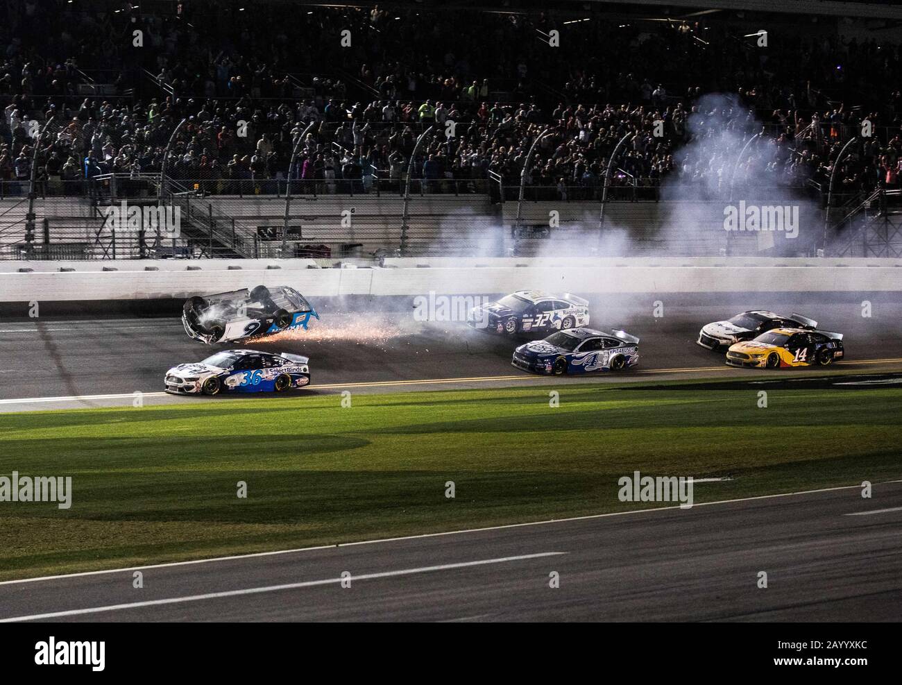 Racing car maneuvers hi-res stock photography and images - Alamy