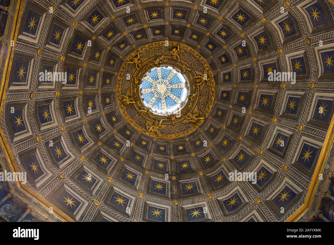 View of the dome in the interior of the Siena Cathedral di Santa Maria ...