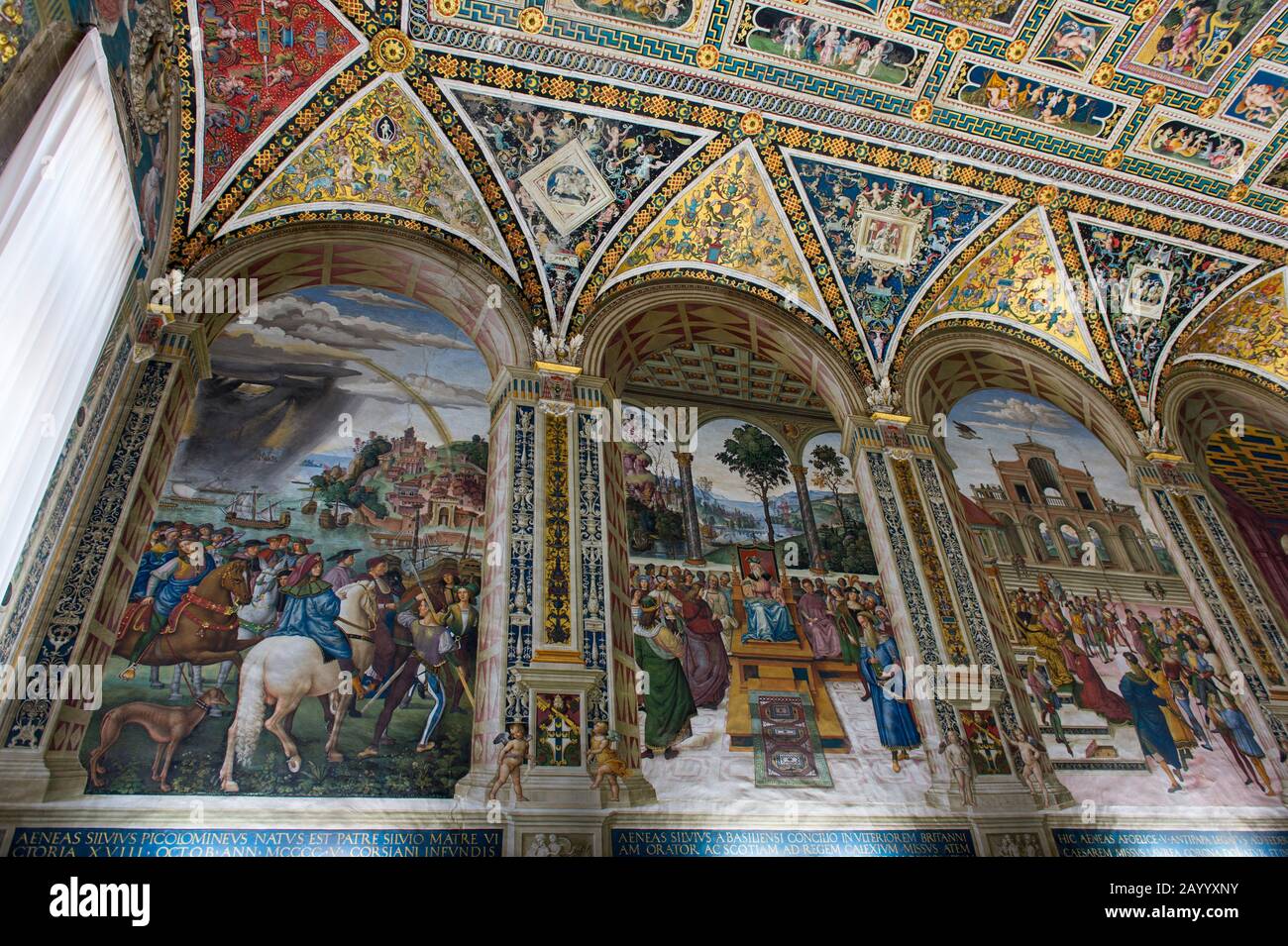 Frescos in the Piccolomini Library in Siena Cathedral di Santa Maria ...