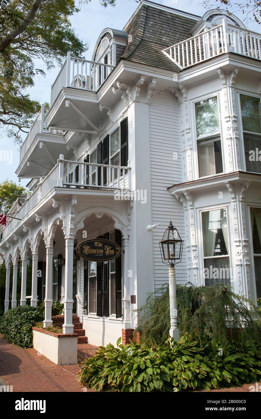 The Victorian Inn, a hotel in Edgartown on Martha’s Vineyard ...