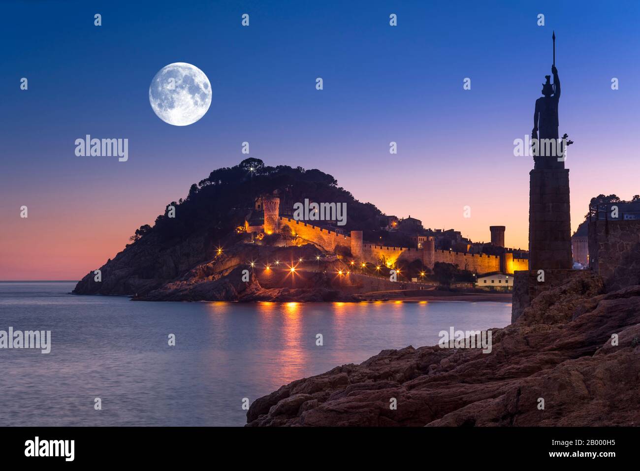 CASTLE OLD TOWN MINERVA STATUE (© FREDERIC MARES 1970) TOSSA DE MAR ...