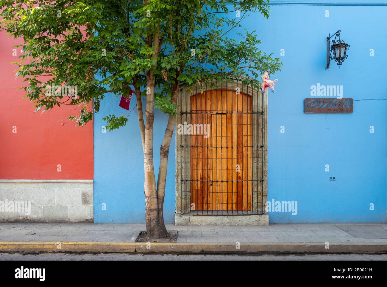 Traditional coloured houses and buildings of Oaxaca in Mexico Stock ...