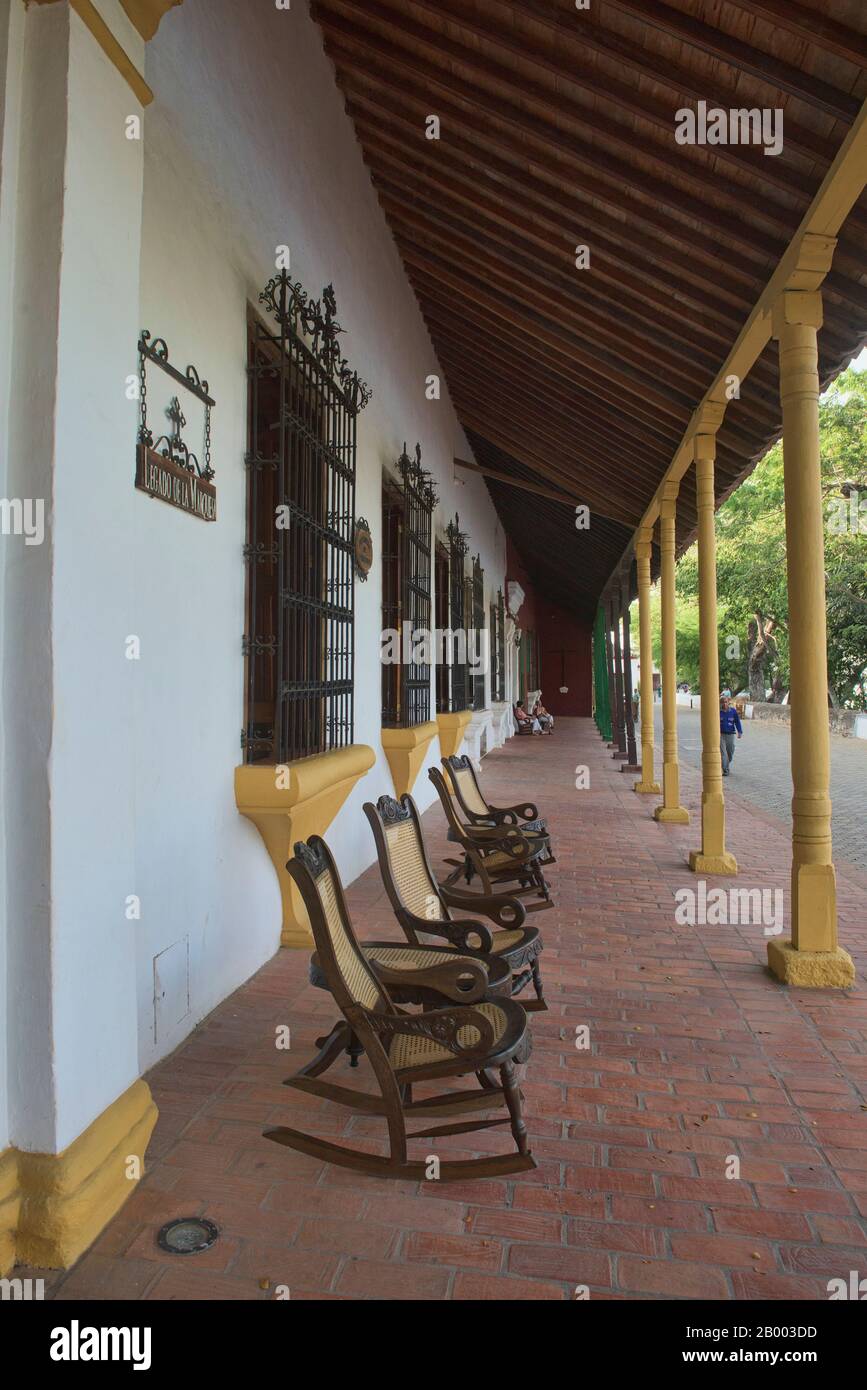 Rocking chairs in sleepy colonial Santa Cruz de Mompox, Bolivar ...