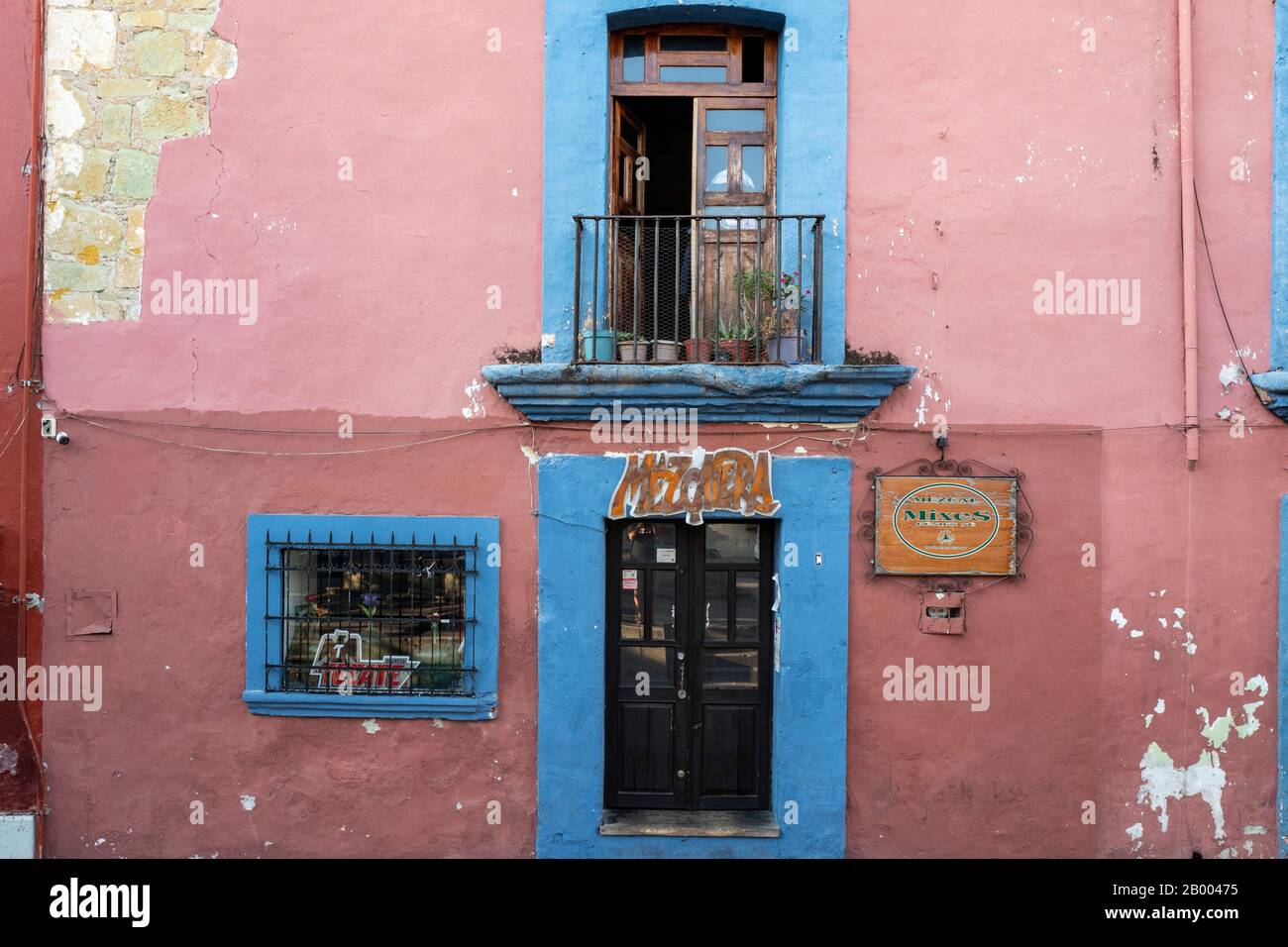 Traditional coloured houses and buildings of Oaxaca in Mexico Stock ...