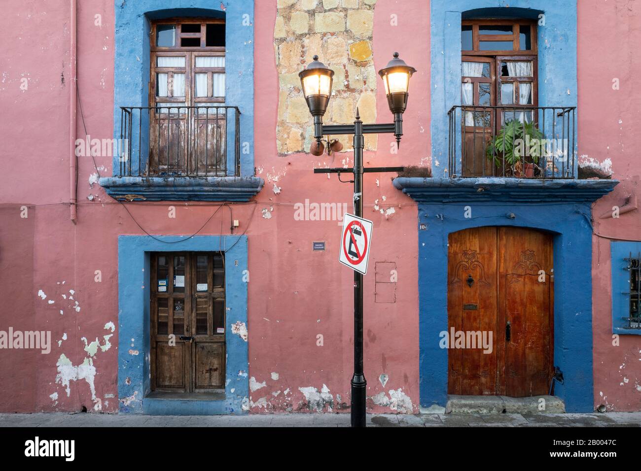 Traditional coloured houses and buildings of Oaxaca in Mexico Stock ...