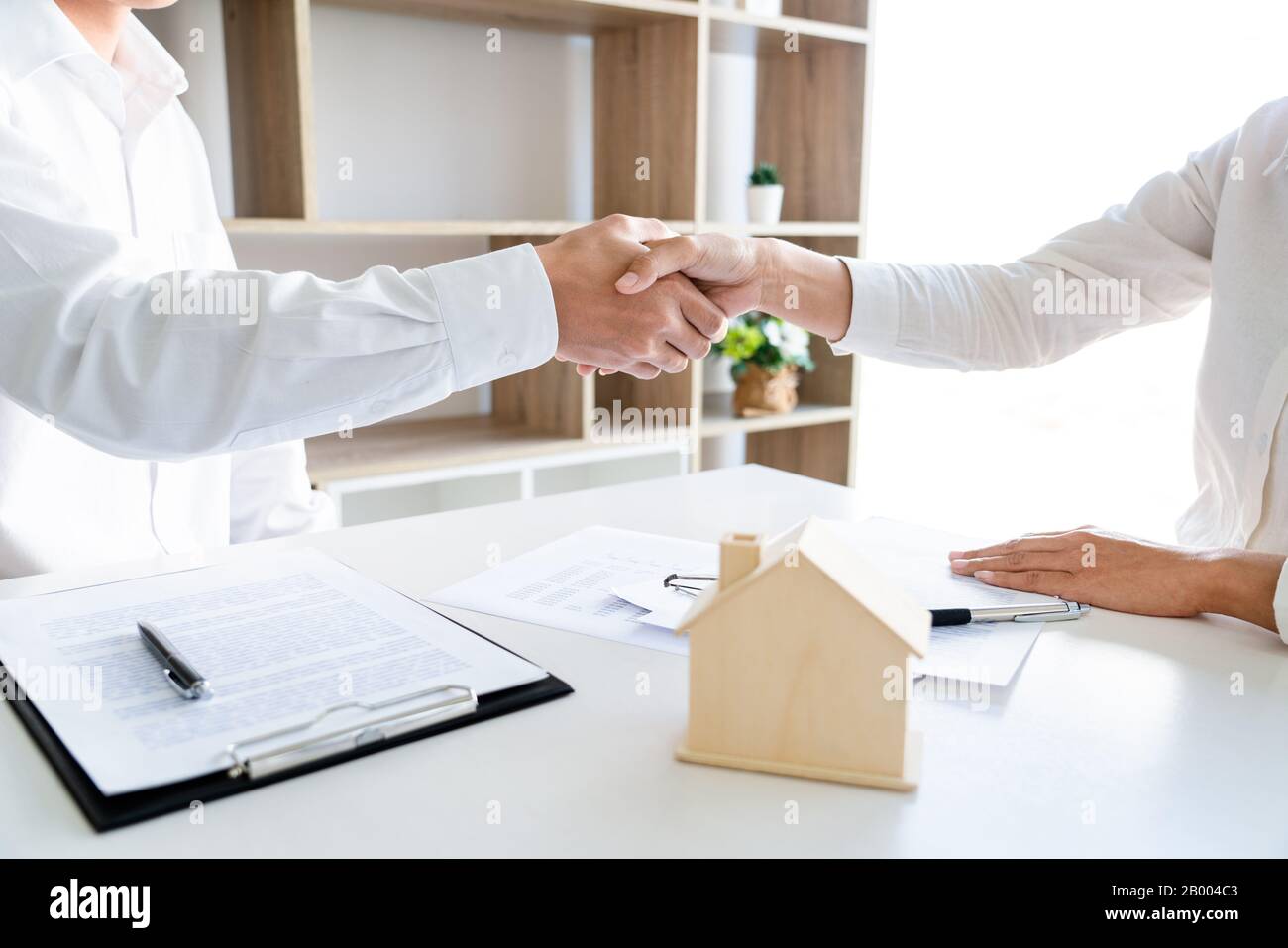 Property ownership transfer hi-res stock photography and images - Alamy