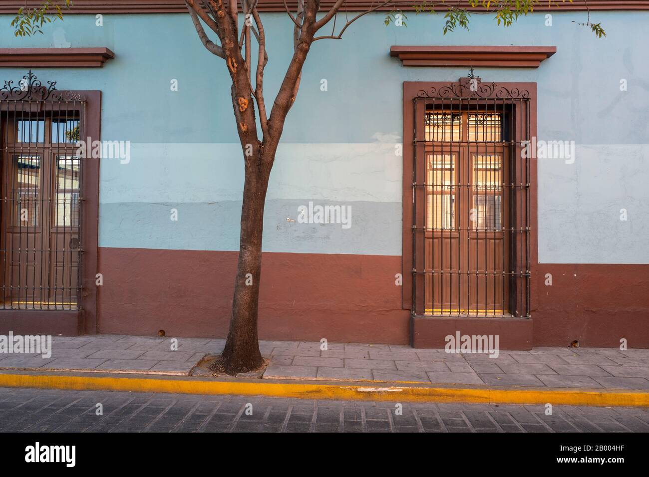 Traditional coloured houses and buildings of Oaxaca in Mexico Stock ...